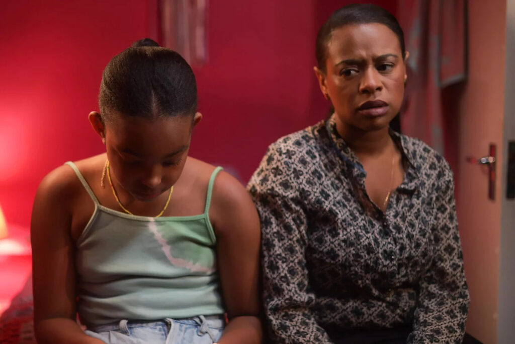Resenha: Queenie (Channel 4, 2024)